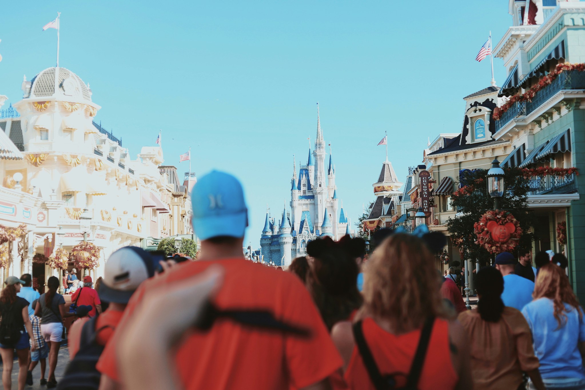 Tips for Disney World When It’s Very Busy – making magic vibes