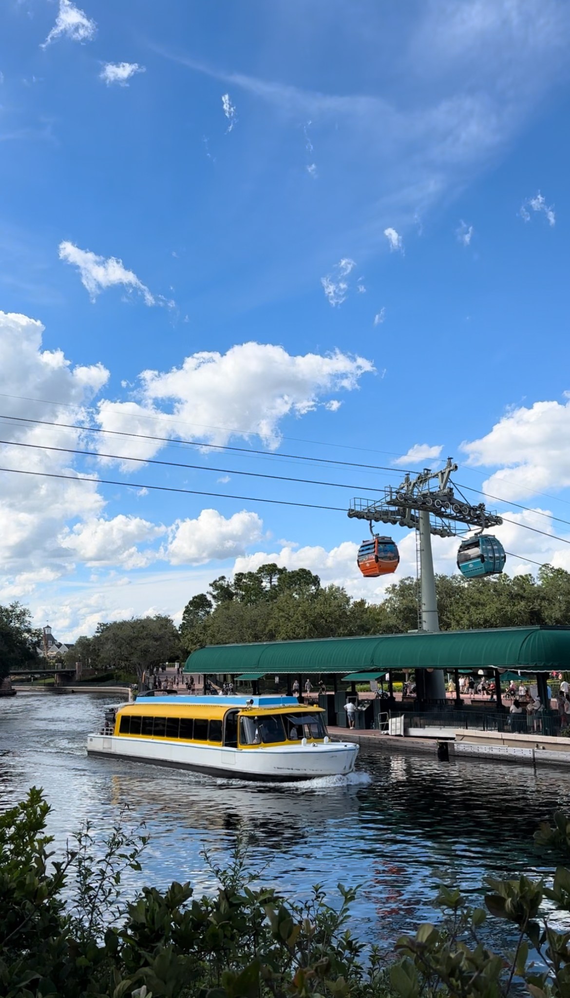 Tips for Disney World When It’s Very Busy – making magic vibes